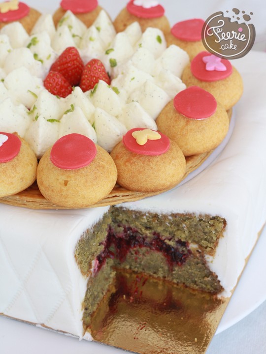 Saint Honoré aux fruits rouges sur lit de moelleux à la pistache