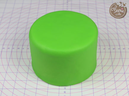 Fiche recette - Tuto - Le gâteau Hulk en pâte à sucre - Féerie cake