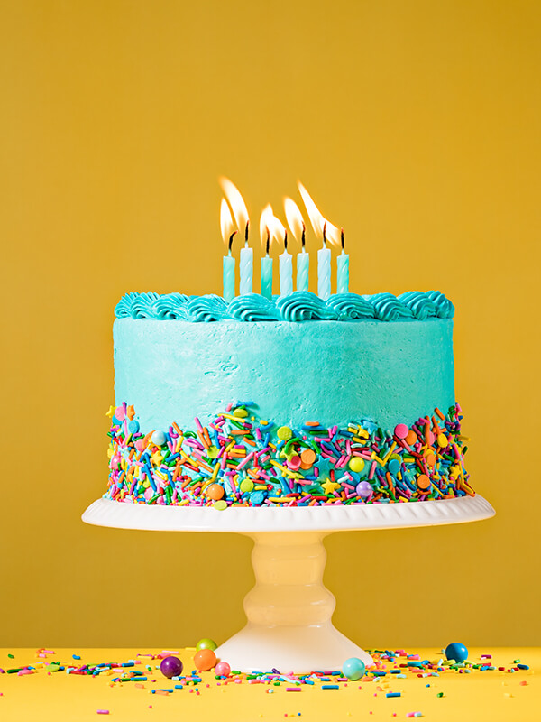 La décoration de gâteau avec des sprinkles - Féerie cake